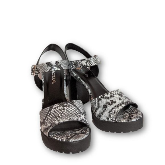 Soda | Shoes | Soda Wmns Chunky Heel Platform Sandal 75 8 New | Poshmark